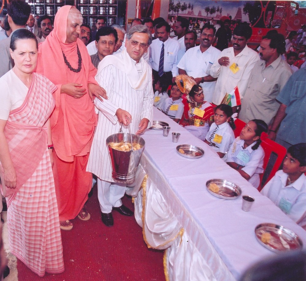 Prominent Personalities visited Suttur Math – JSS Mahavidyapeetha